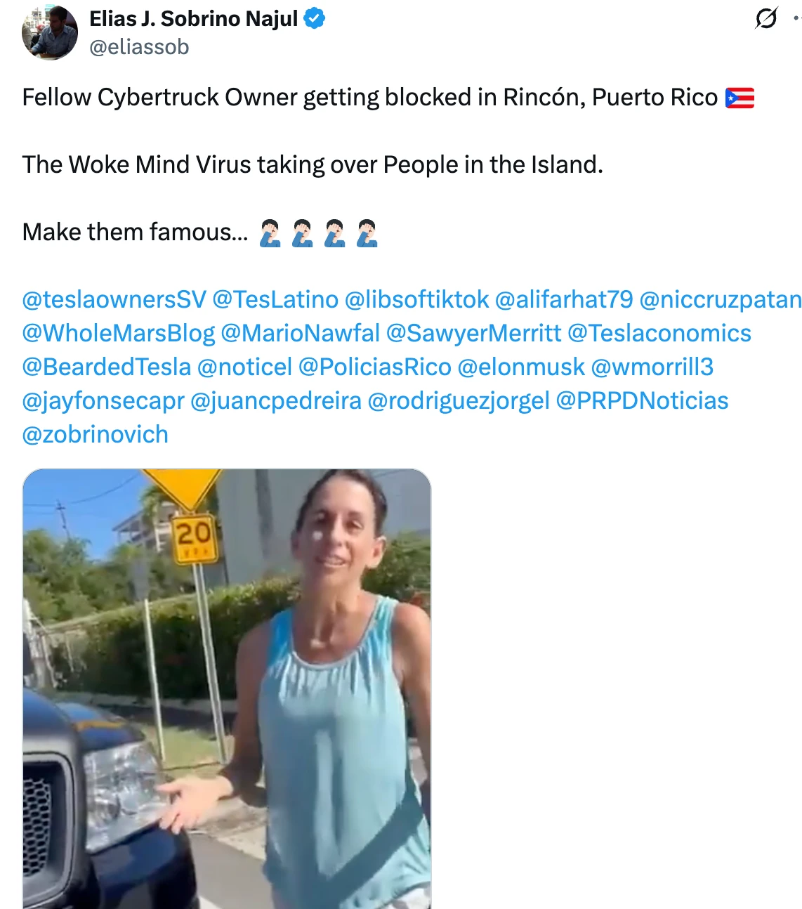 Bloquean Cybertruck en Rincón; denuncian 'virus woke