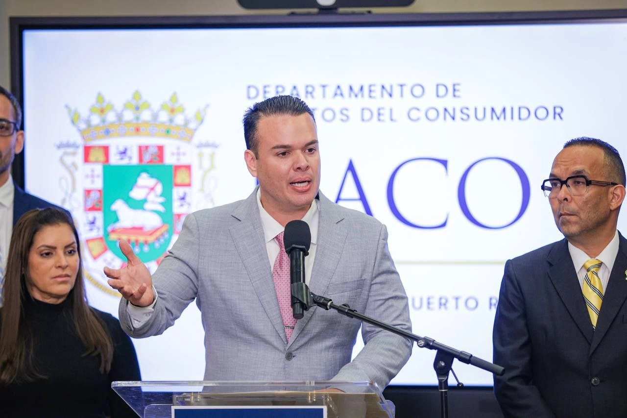 Hiram Torres Montalvo expone su plan para modernizar el DACO ante el Senado